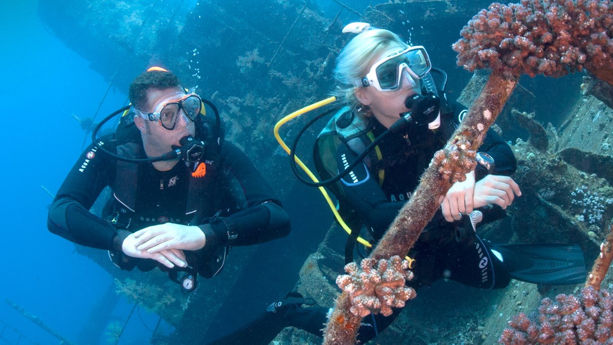 Wreck Diver Course - New Wave Divers